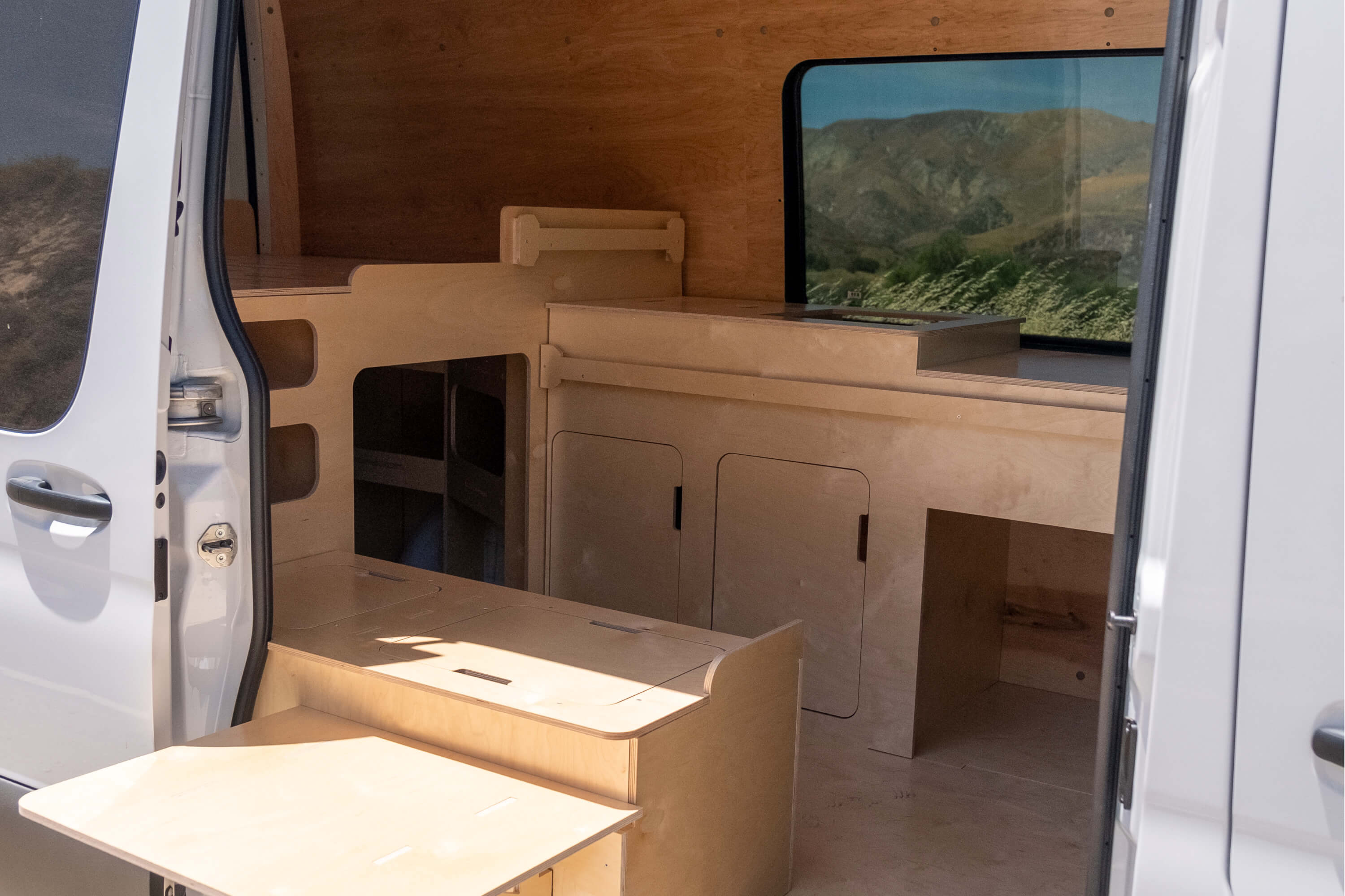 Mercedes Sprinter 144" – VanLab