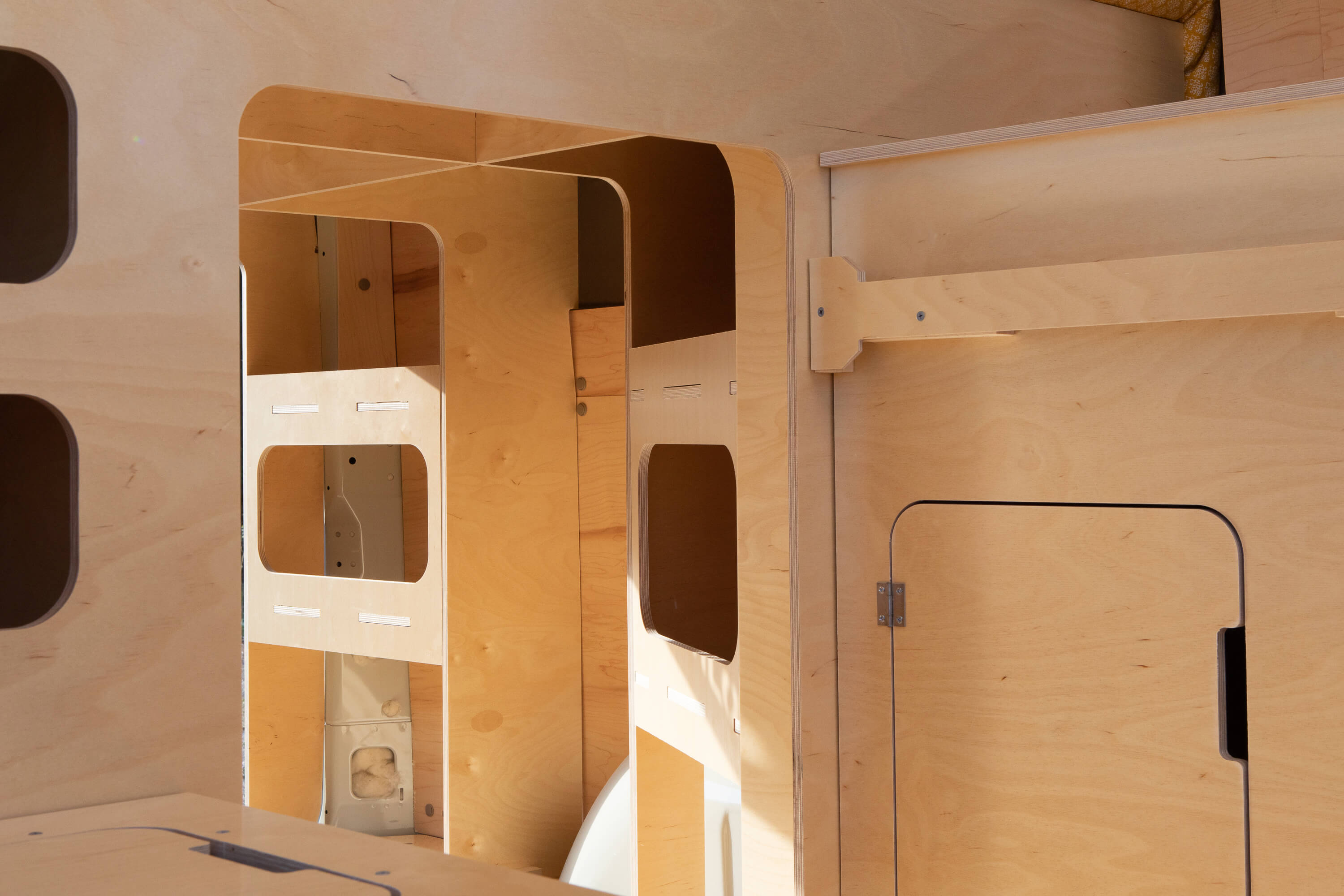 Mercedes Sprinter 144" – VanLab